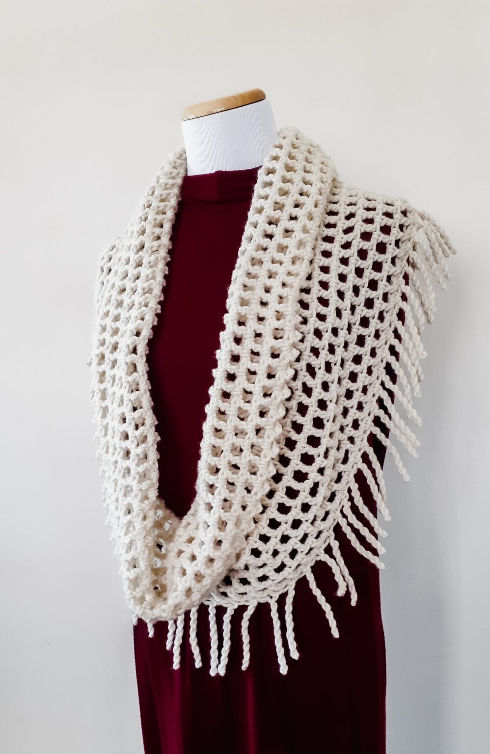 TWISTED FRINGE INFINITY SCARF - Free Pattern ⋆ lulostitchco.com