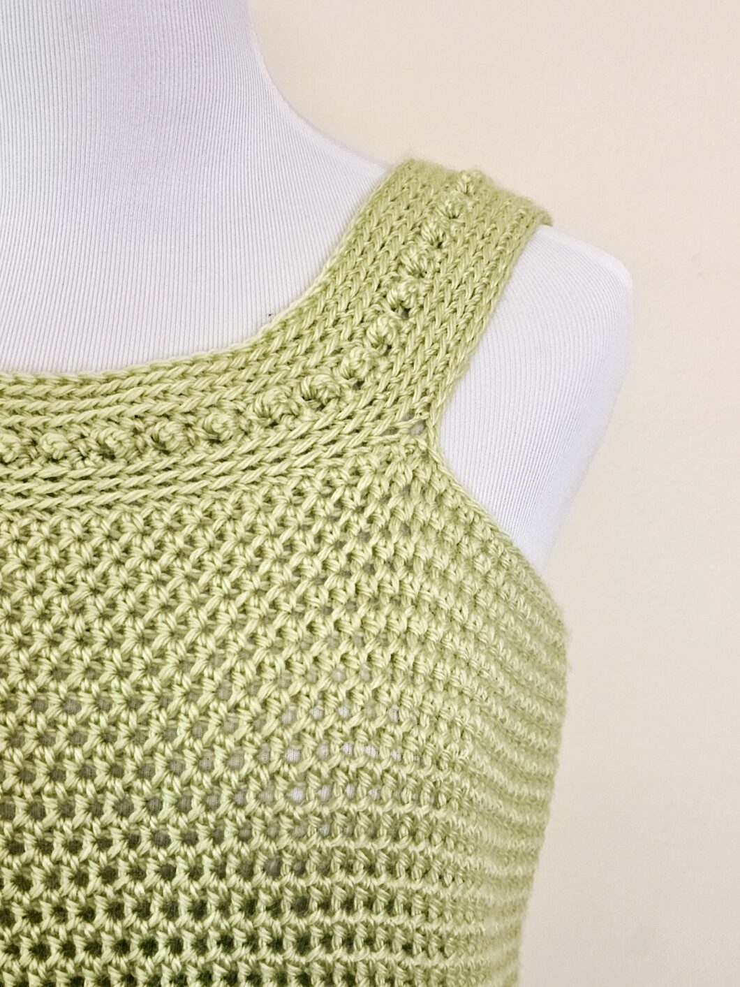 ROUND YOKE CROCHET TOP - Free Pattern ⋆ lulostitchco.com